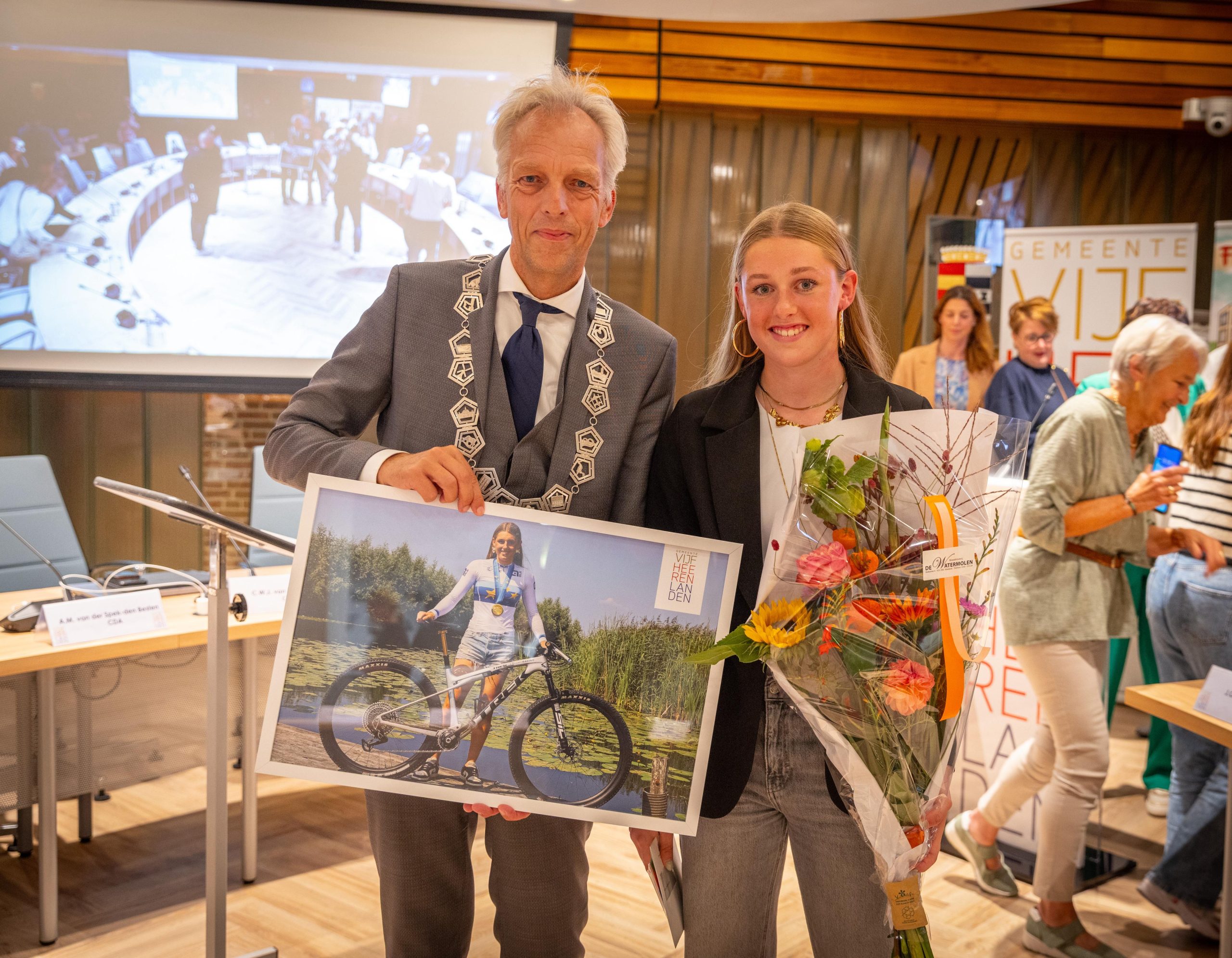 Huldiging Isis Versluis - Rennersclub Jan van Arckel